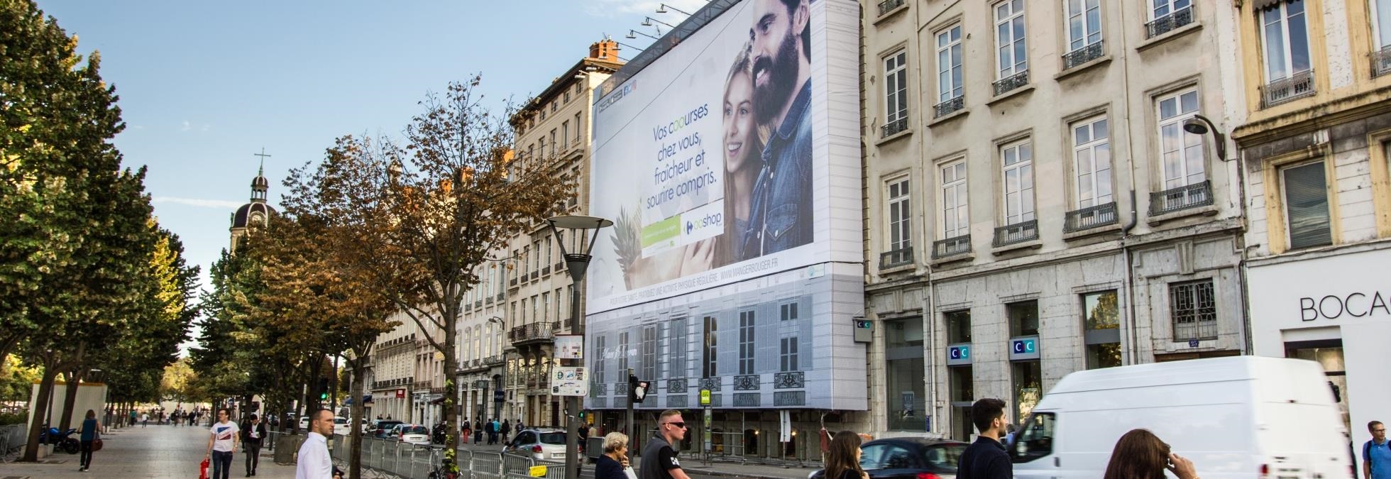 Ooshop se livre place Bellecour avec sa campagne d'affichage event